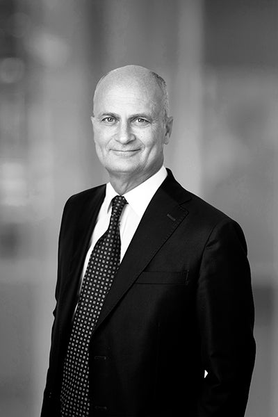 Information about the CEO, group management and organisation